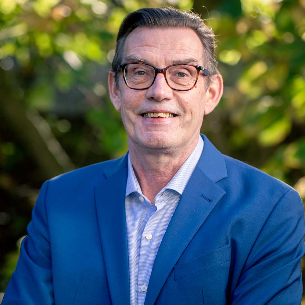 Peter van der Hout - Form International